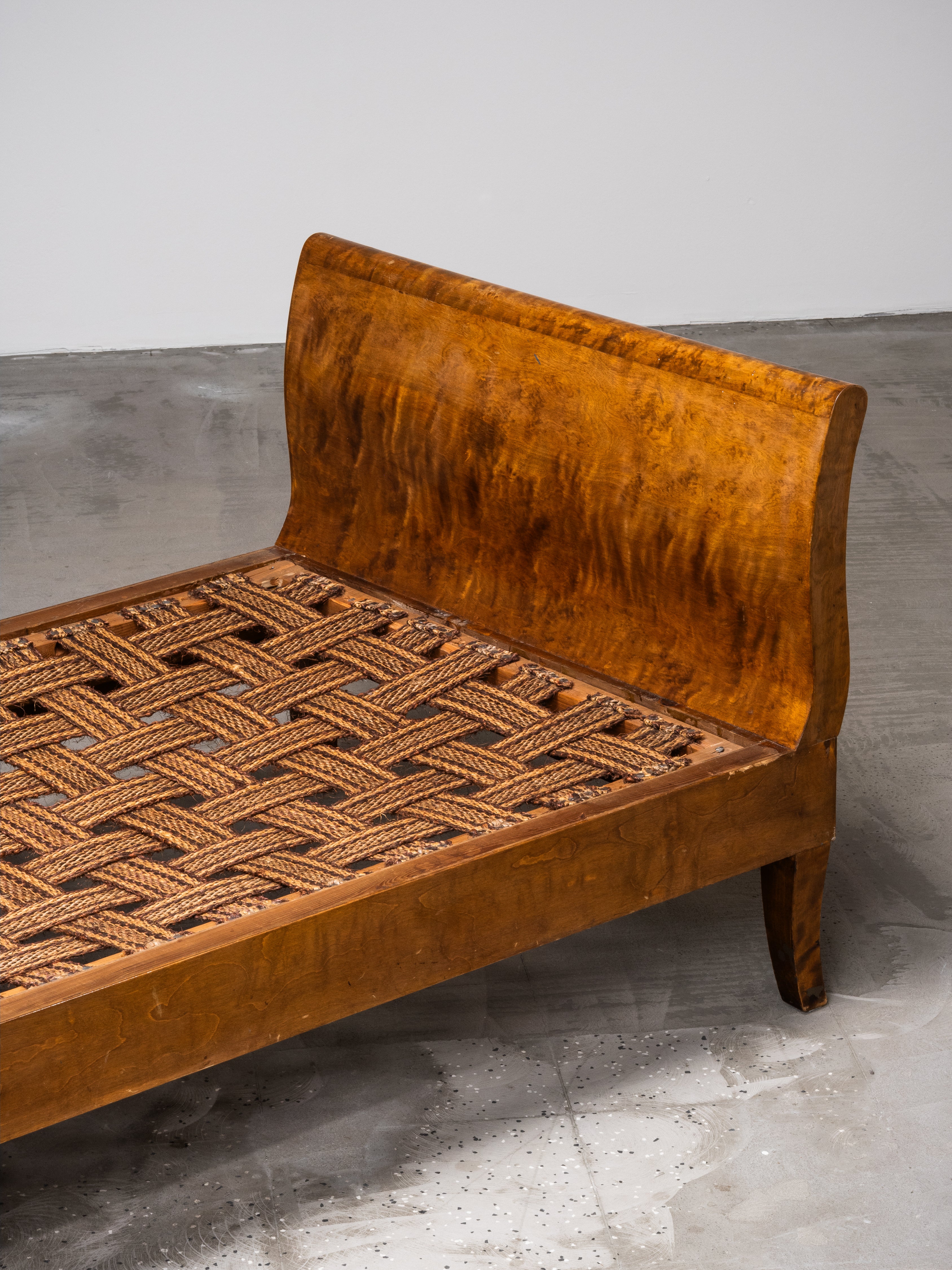 Finnish Art Deco Flame Birch Daybed, 1920s – Roomage